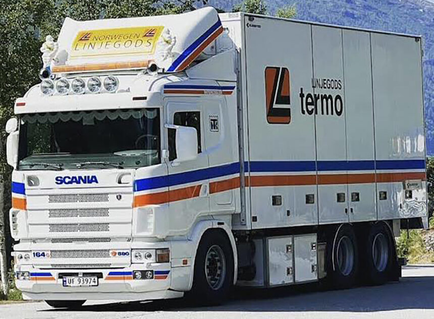 IVECO S-WAY Small Cab 6x2 avec remorque porte-container 3 essieux et ...