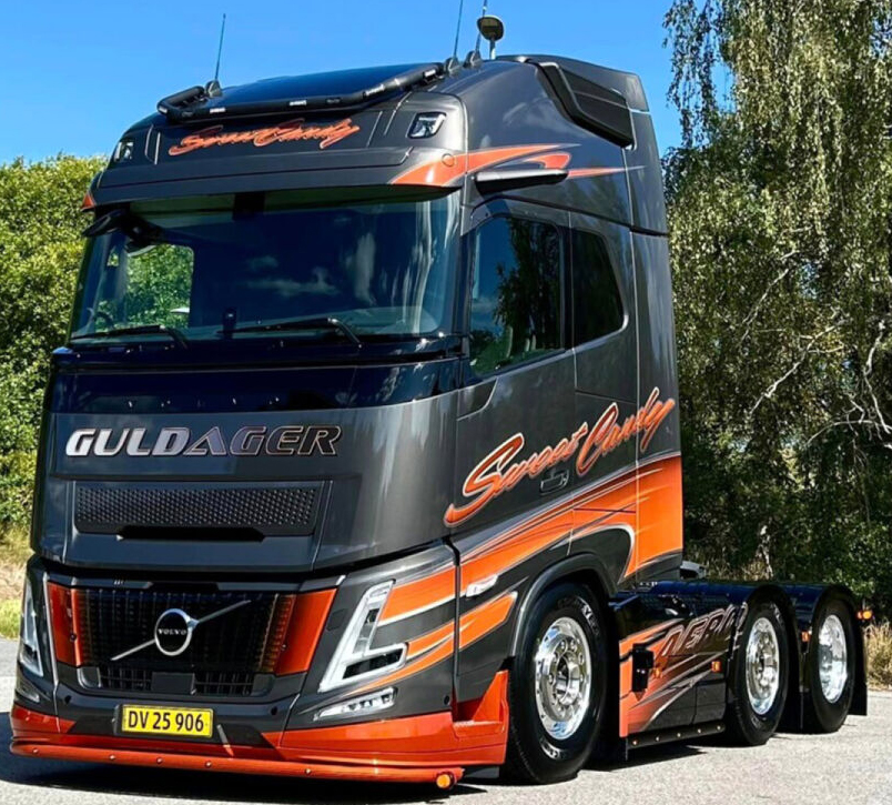 VOLVO FH Aero Globetrotter XL 6x2 GULDAGER - MiniTruck.fr